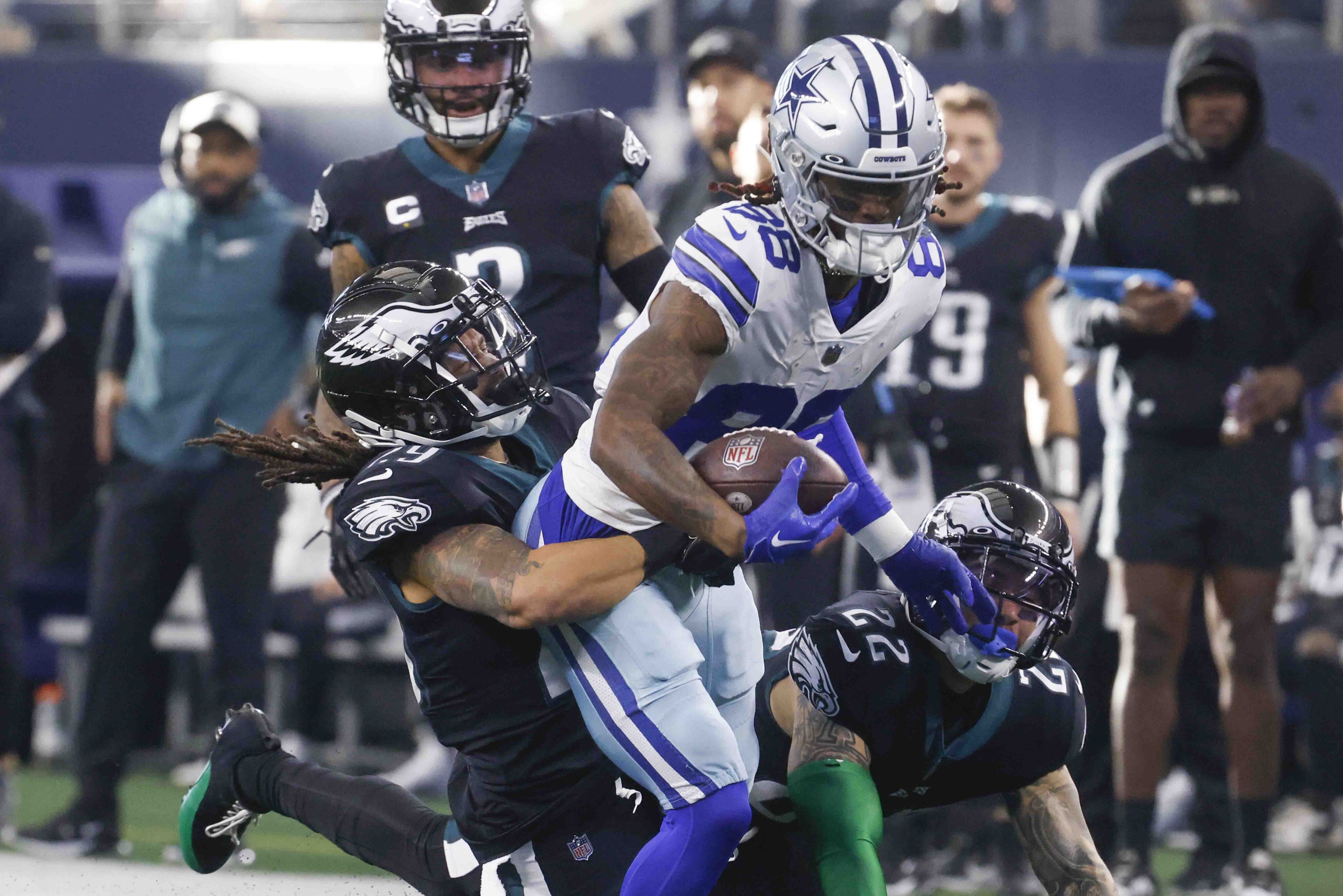 Man of the hour: Cowboys WR T.Y. Hilton hauls in a momentum-changing ...