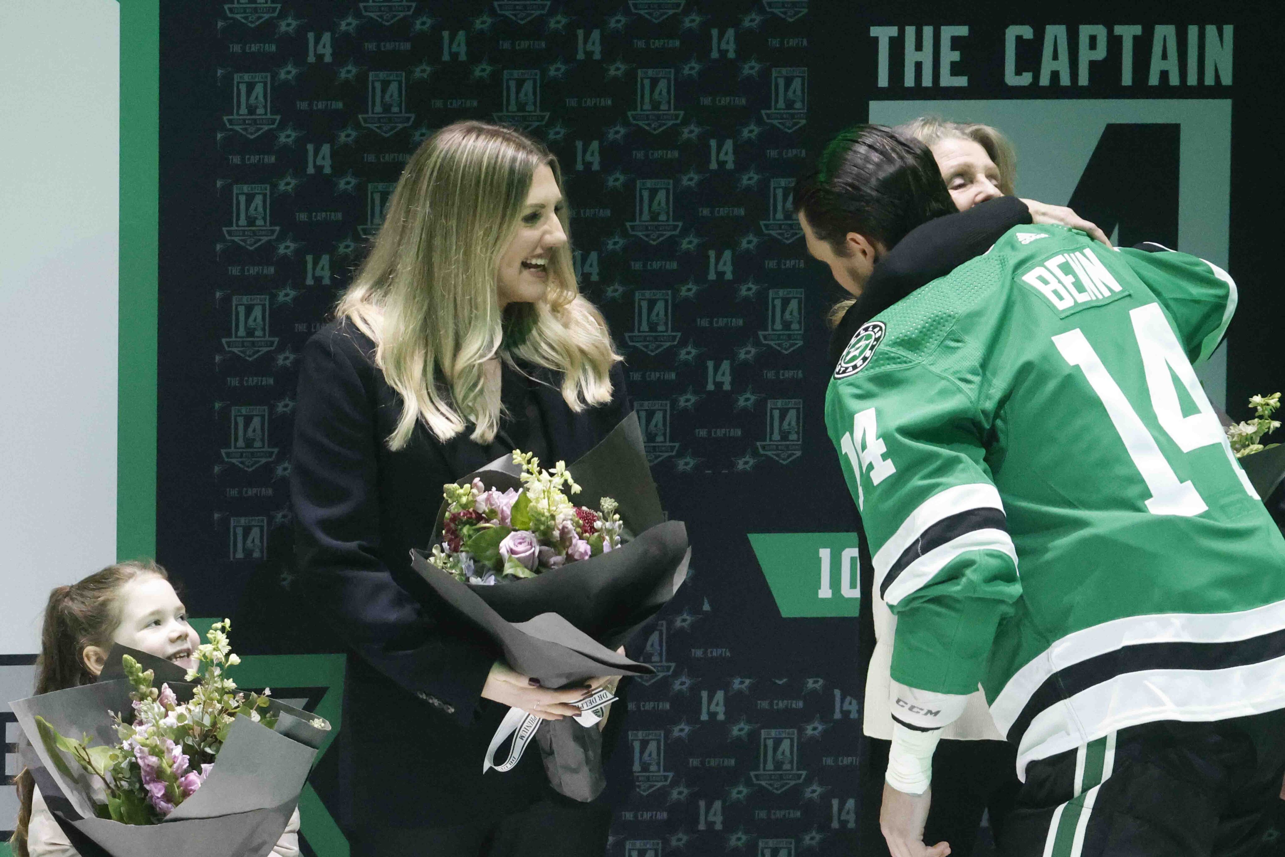O Captain: Stars honor Jamie Benn's 1,000th career game with customary ...
