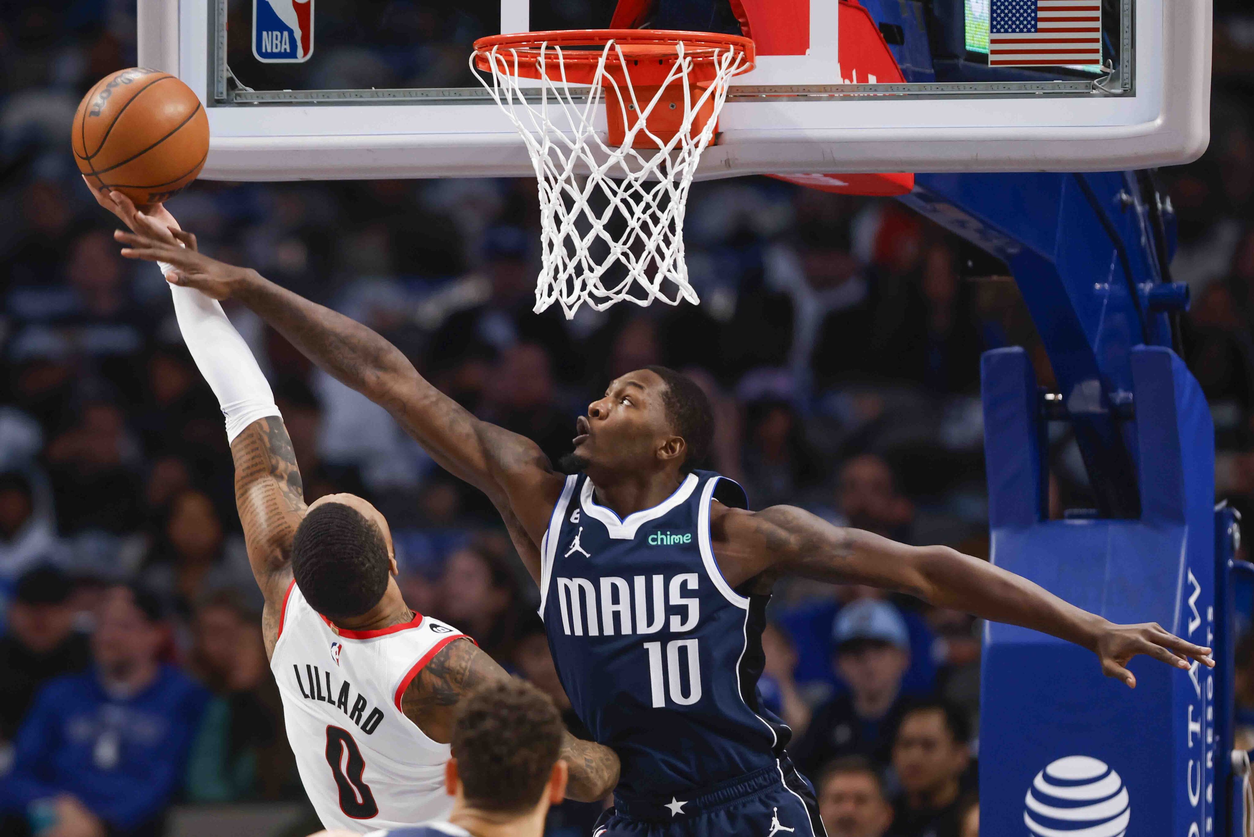 Photos: Takeoff initiated! Mavs' Luka Doncic skies for a slam dunk ...