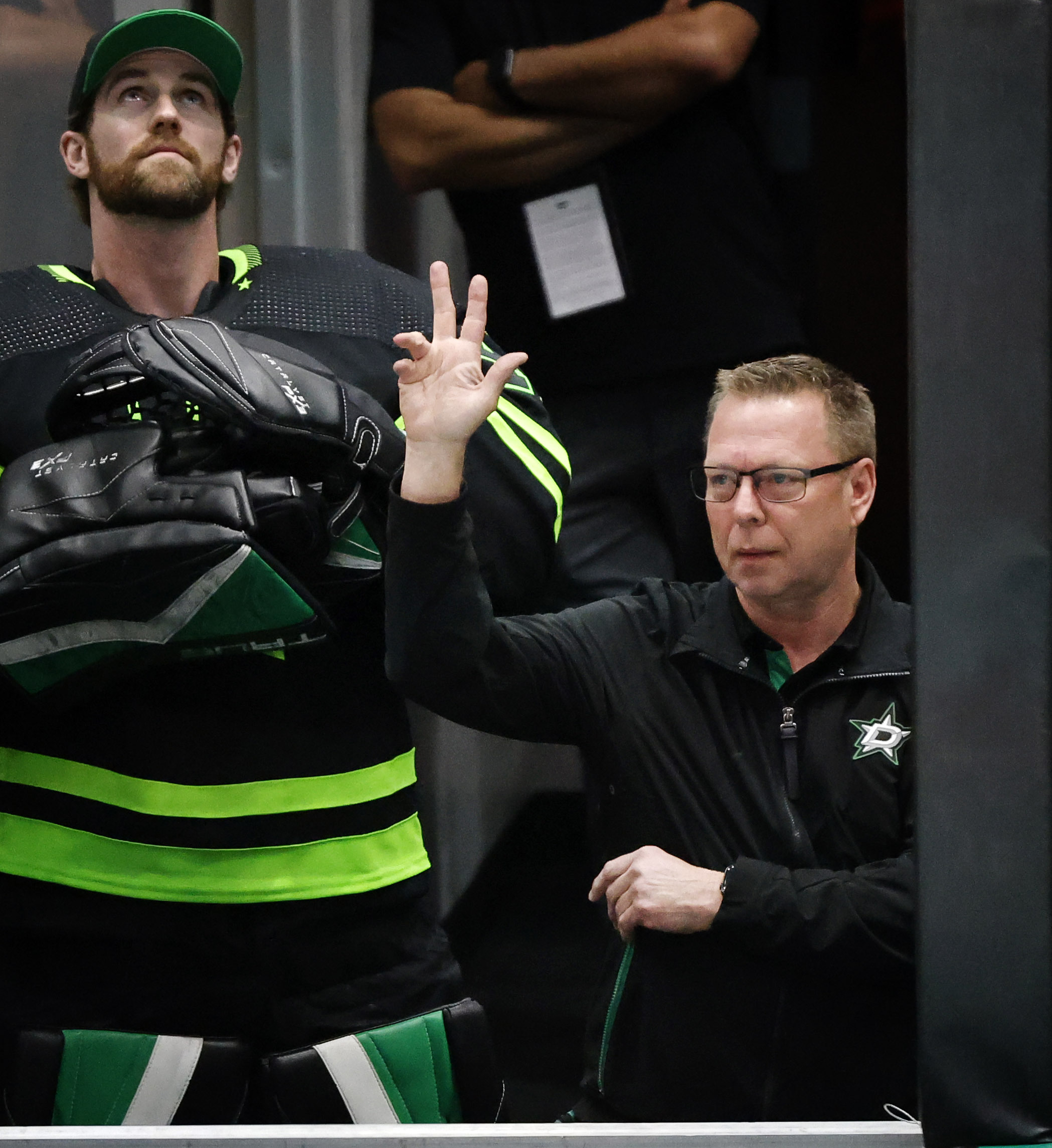 Photos: Stars close season with sixth straight win, but must wait for ...