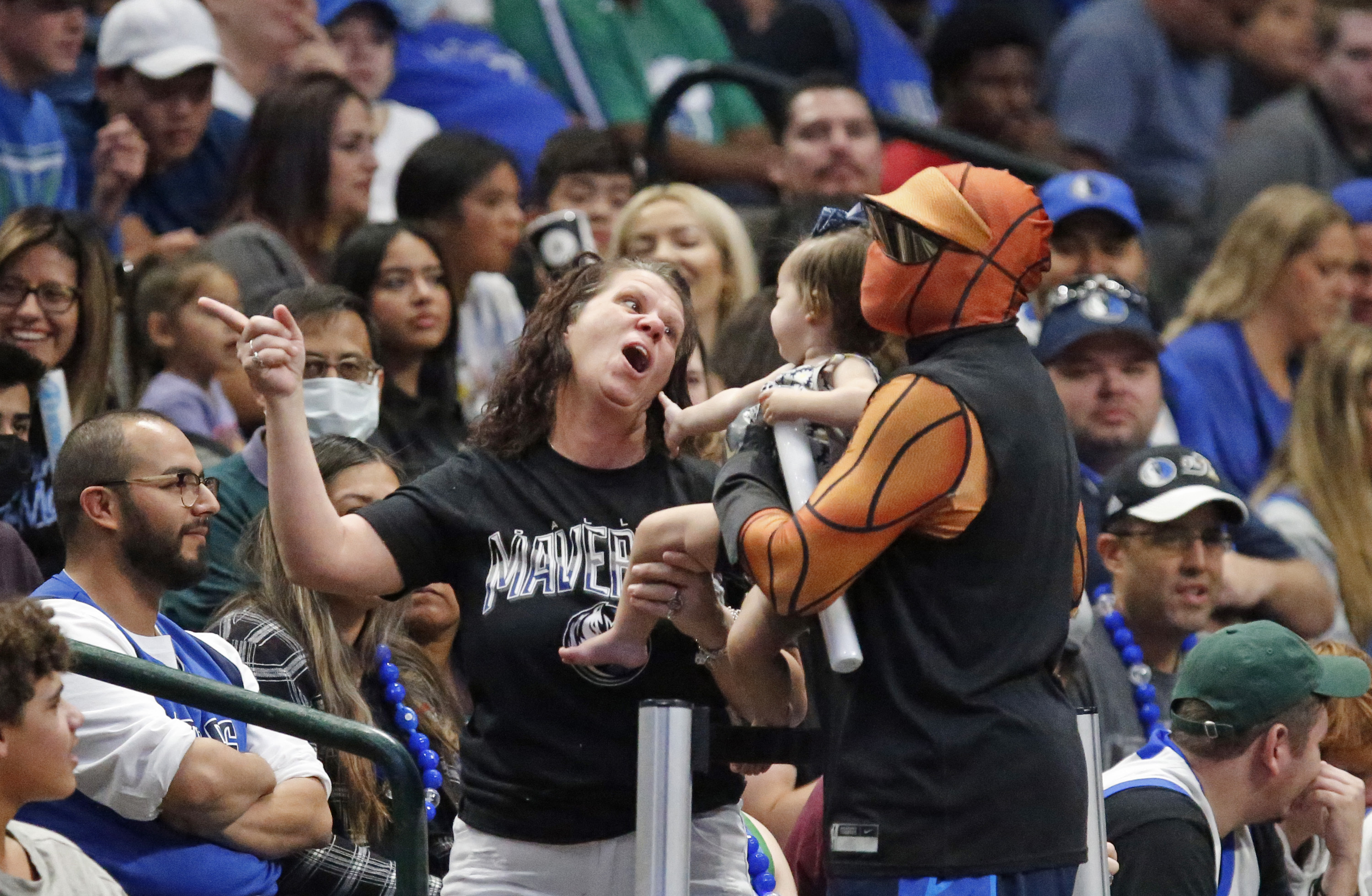 Photos: Dance it out! Mavs rookies McKinley Wright IV, Jaden Hardy and ...