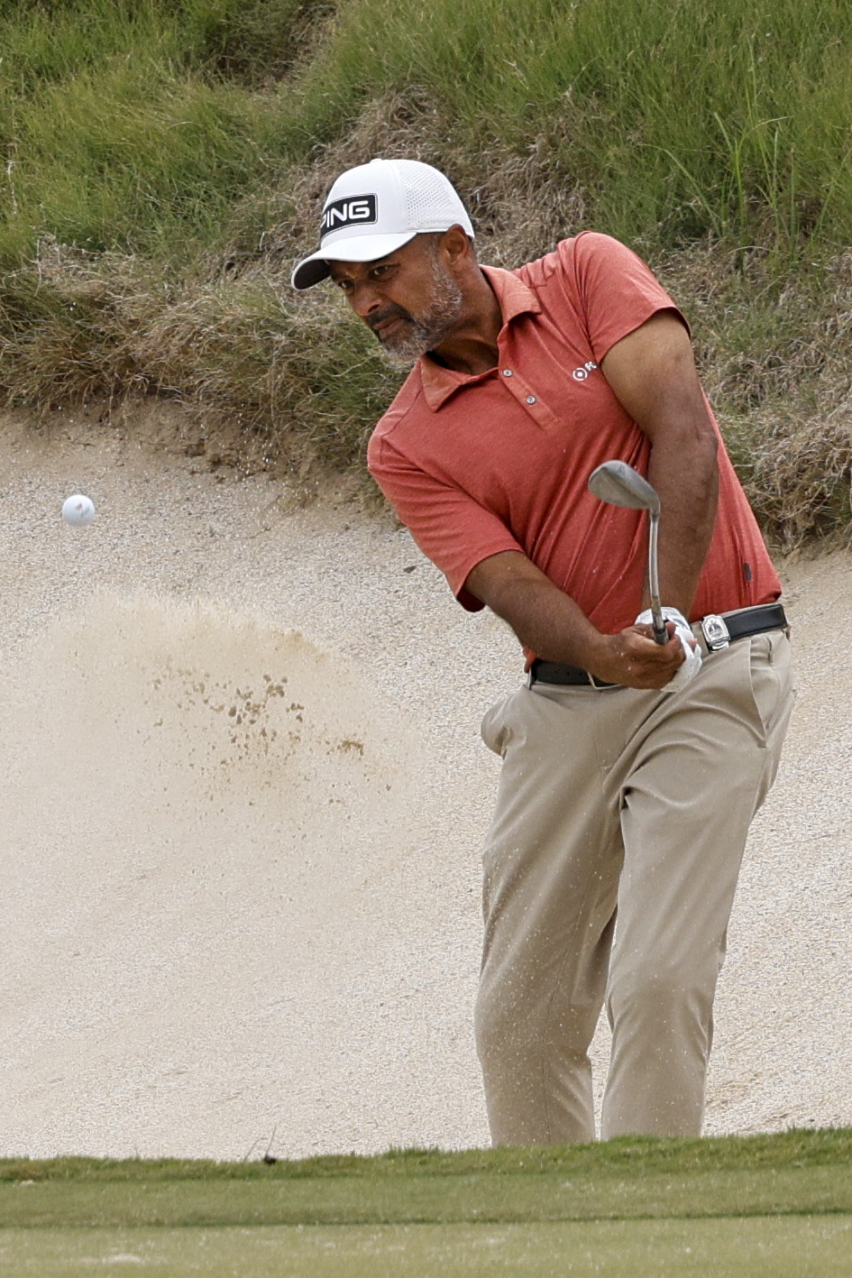 Photos: Alex Cejka hits out of the bunker on the 18th hole at Senior ...