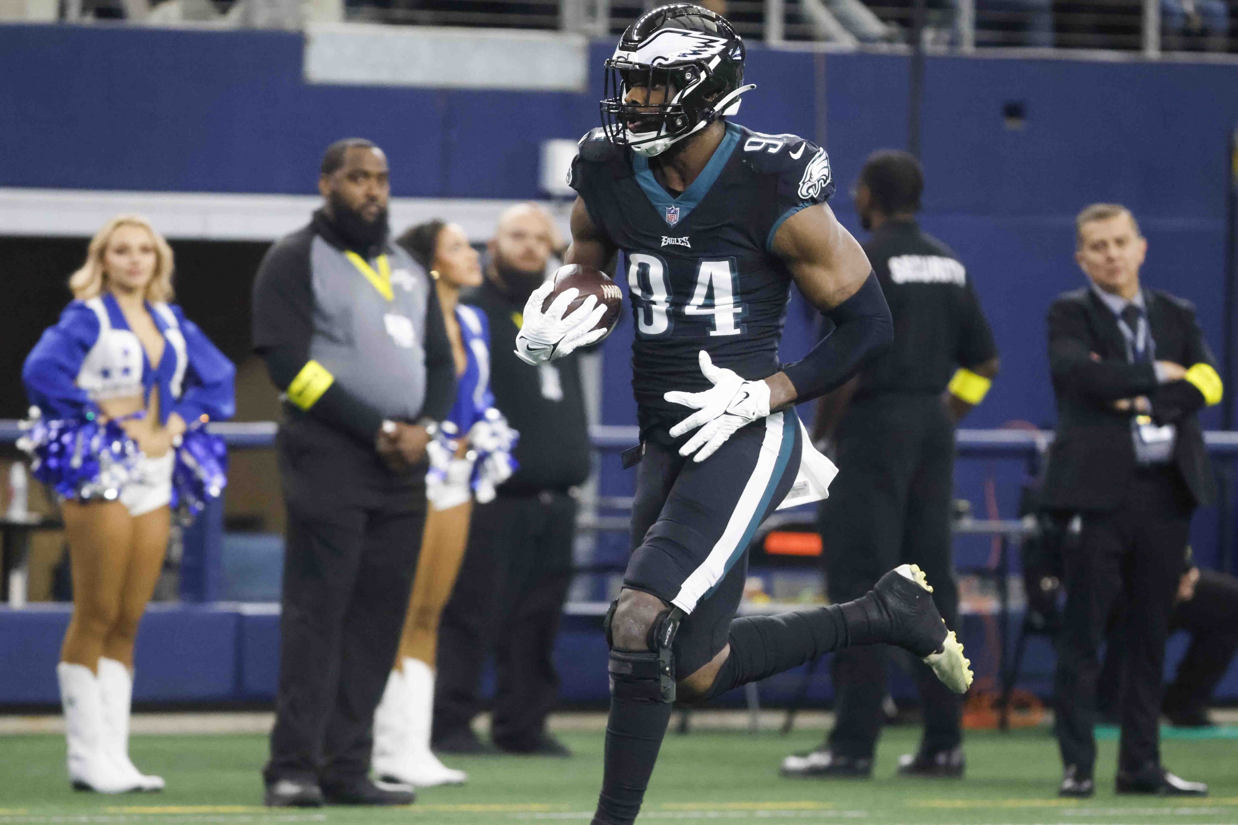 Man of the hour: Cowboys WR T.Y. Hilton hauls in a momentum-changing ...