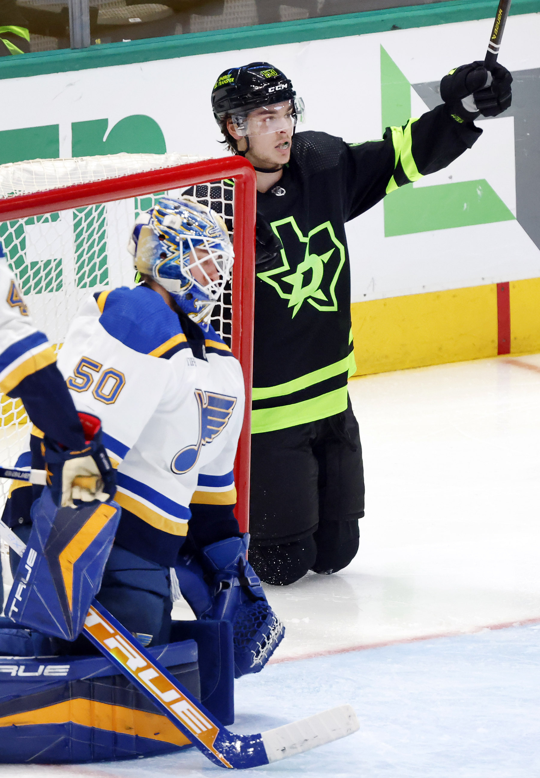 Photos: Stars close season with sixth straight win, but must wait for ...