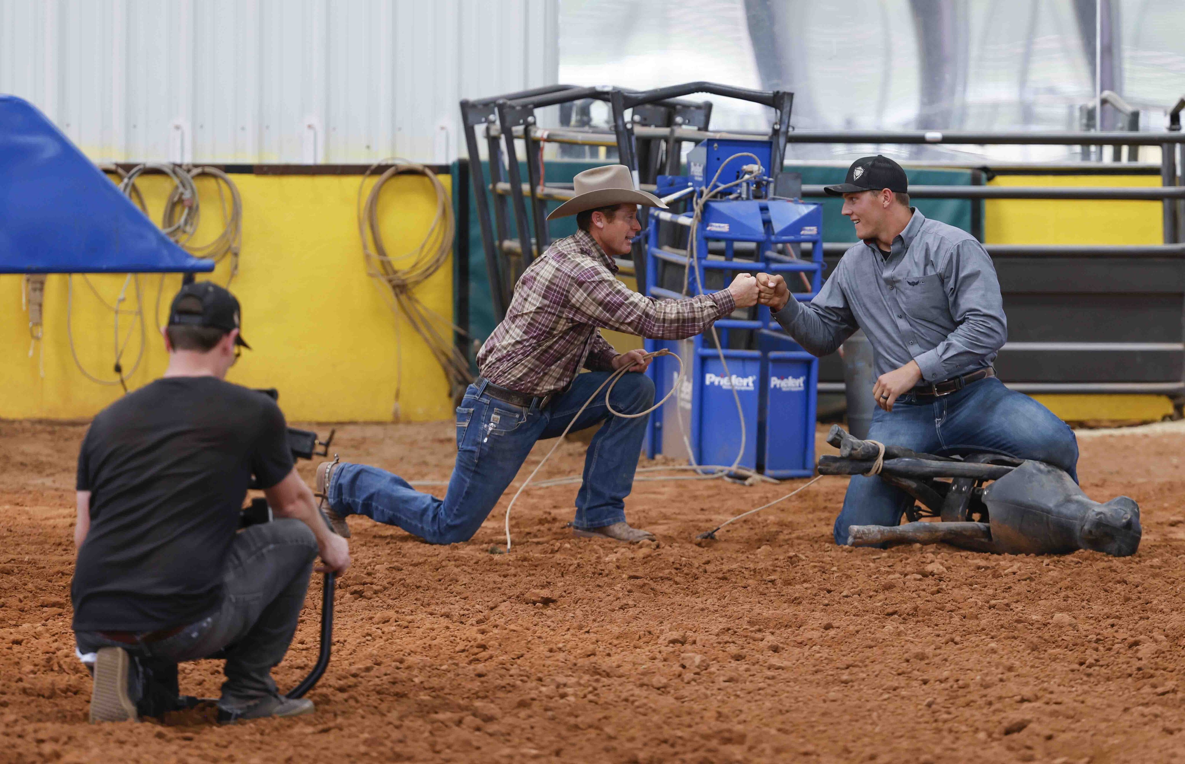 Learning the ropes! See Cowboys' LB Leighton Vander Esch work on his ...