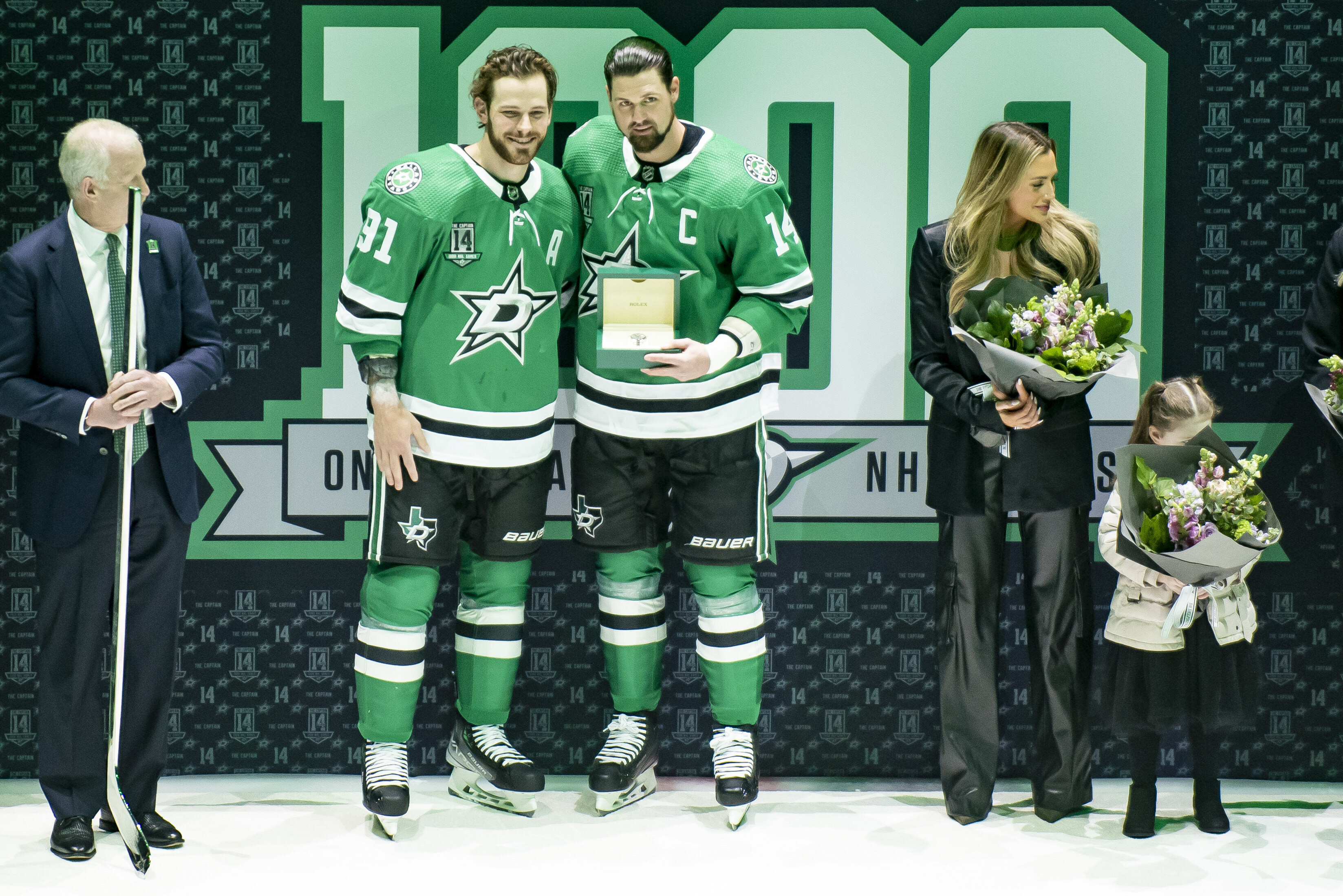 O Captain: Stars honor Jamie Benn's 1,000th career game with customary ...