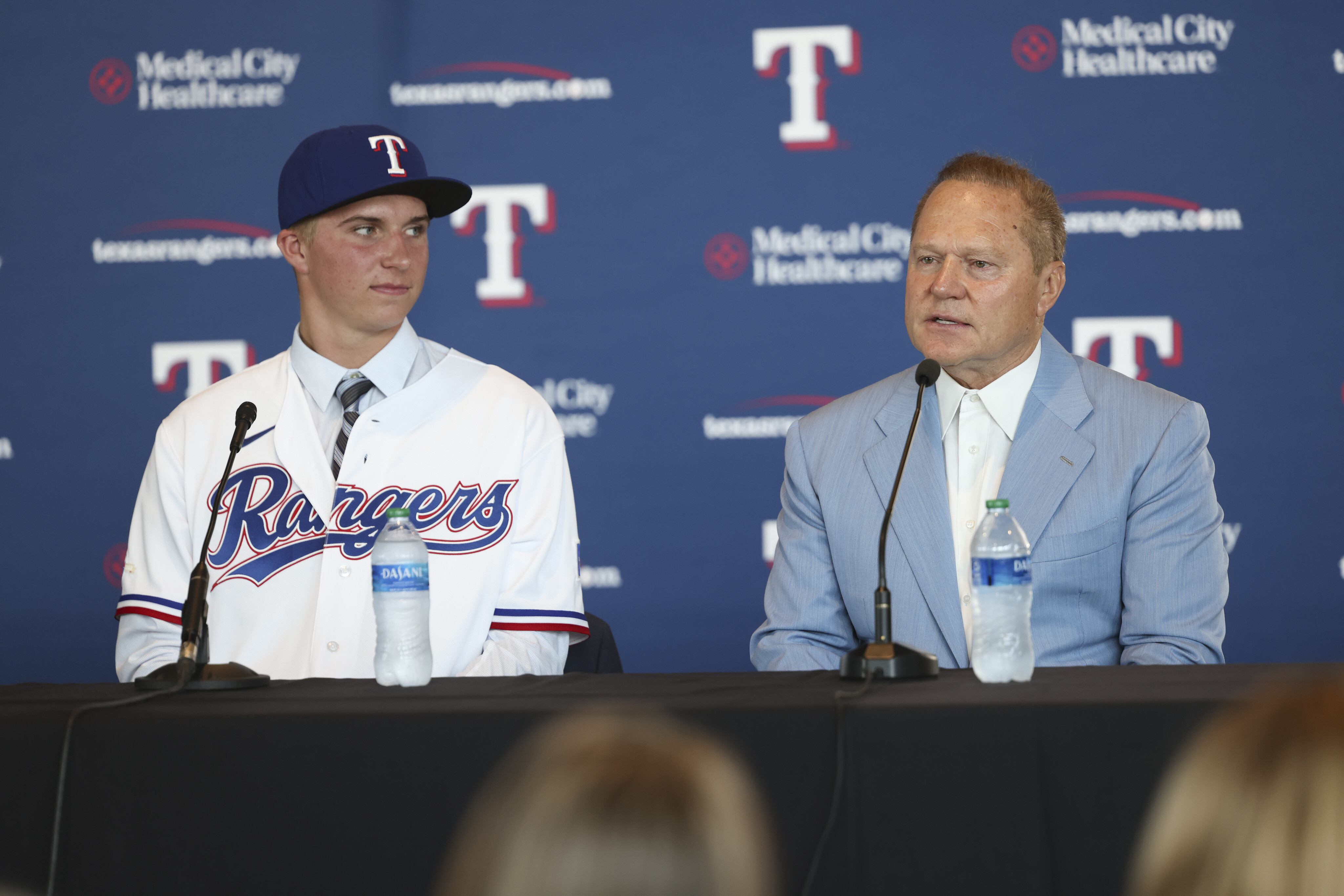 Let's Brock! See photos from the Rangers' introductory press conference ...