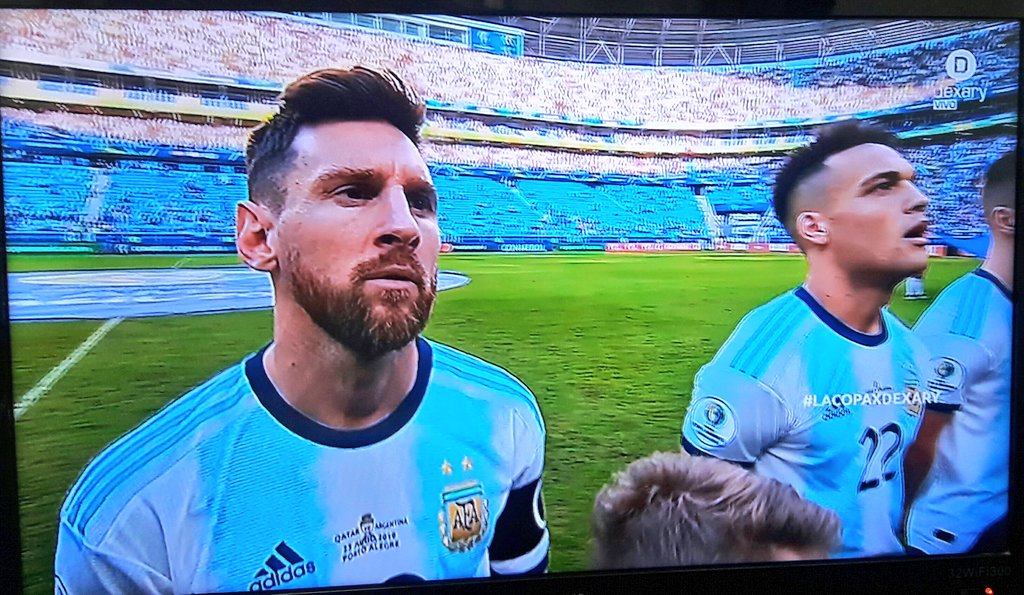 Lionel Messi y su apatía para cantar el Himno en el Argentina vs Qatar ...
