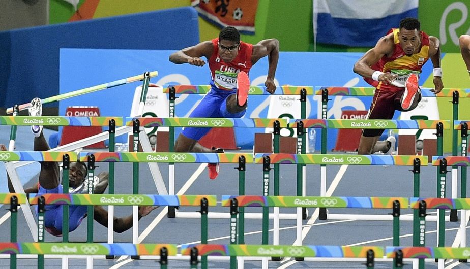 Río 2016: Jeffrey Julmis tropezó con una valla y se fue de cabeza ...