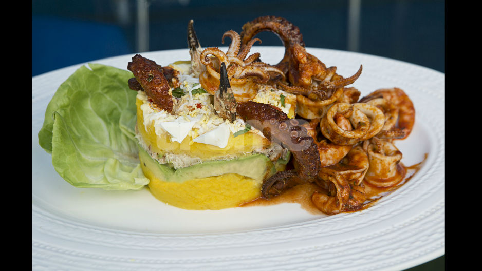 Causa con mariscos a la parrilla, una delicia que te enseñamos a ...