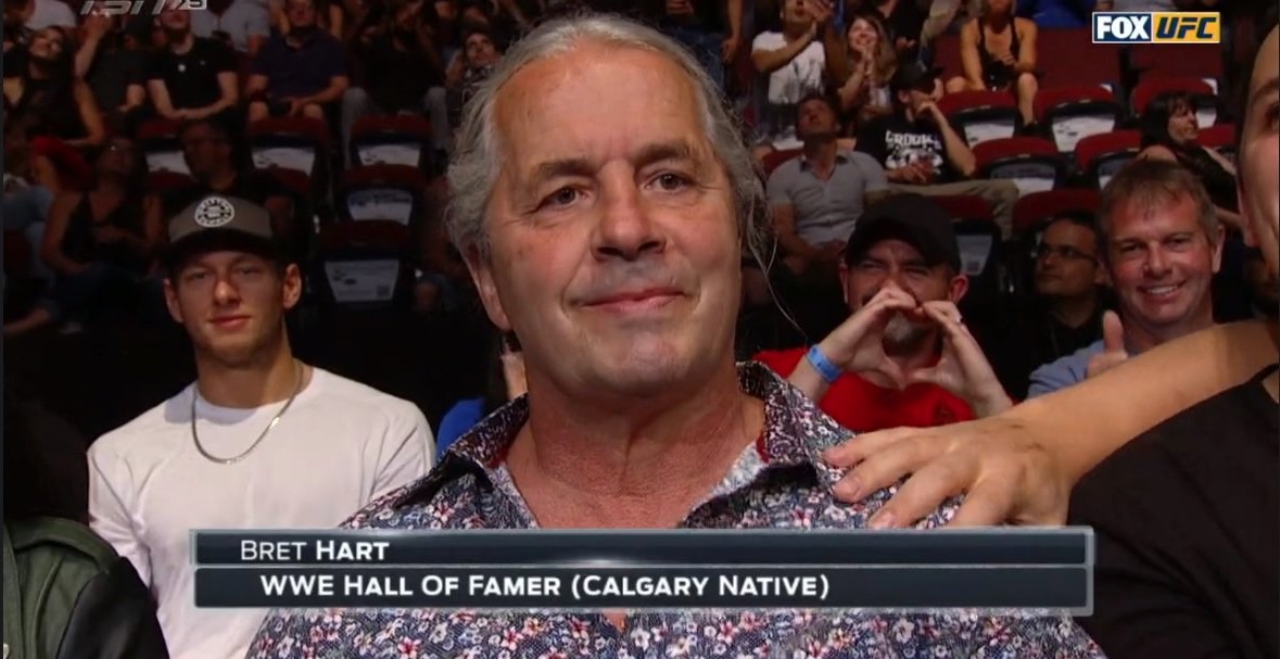 Bret Hart, leyenda de WWE, se presentó en el UFC Calgary y recibió ...