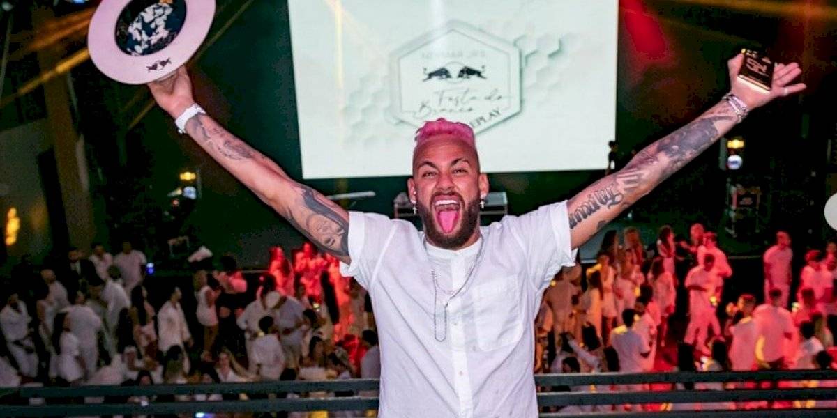 Neymar nuevo look PSG está calvo | FOTO NCZD | RT | DEPORTES | TROME.COM