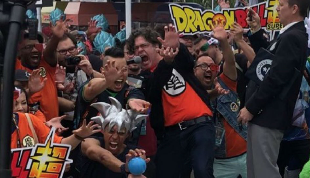 Dragon Ball: Fans rompen el récord del mayor número de personas ...