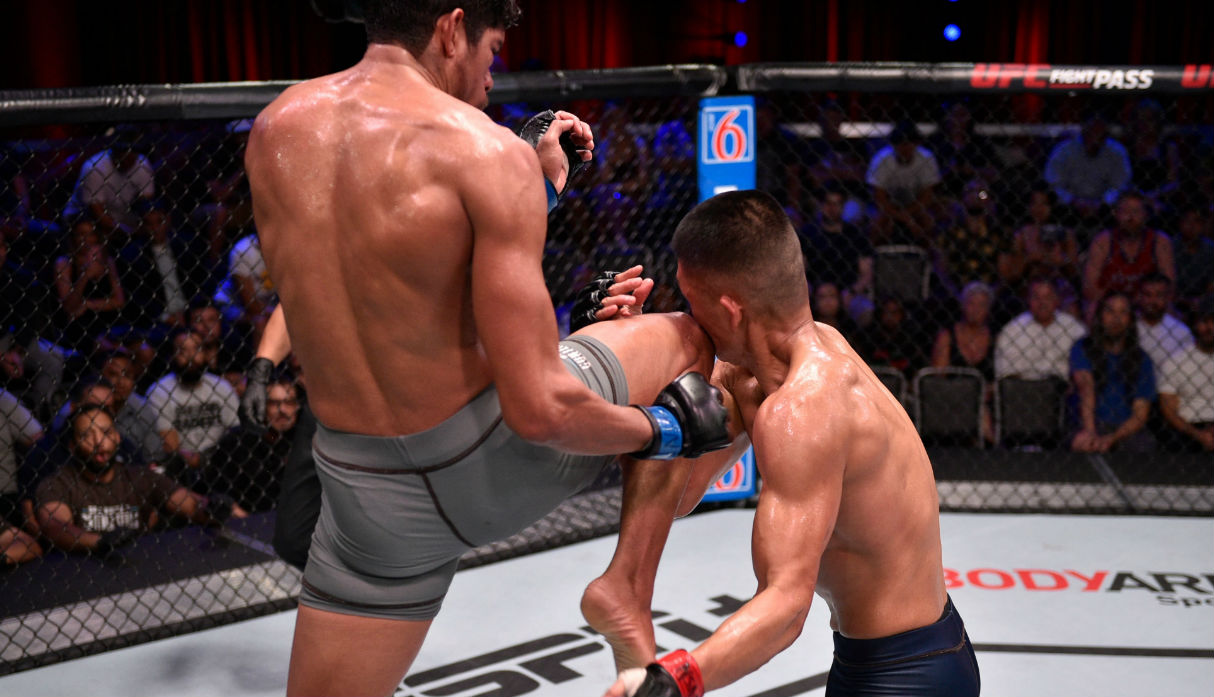 UFC: Peleador de raíces latinas Aalon Cruz logra un impresionante ...