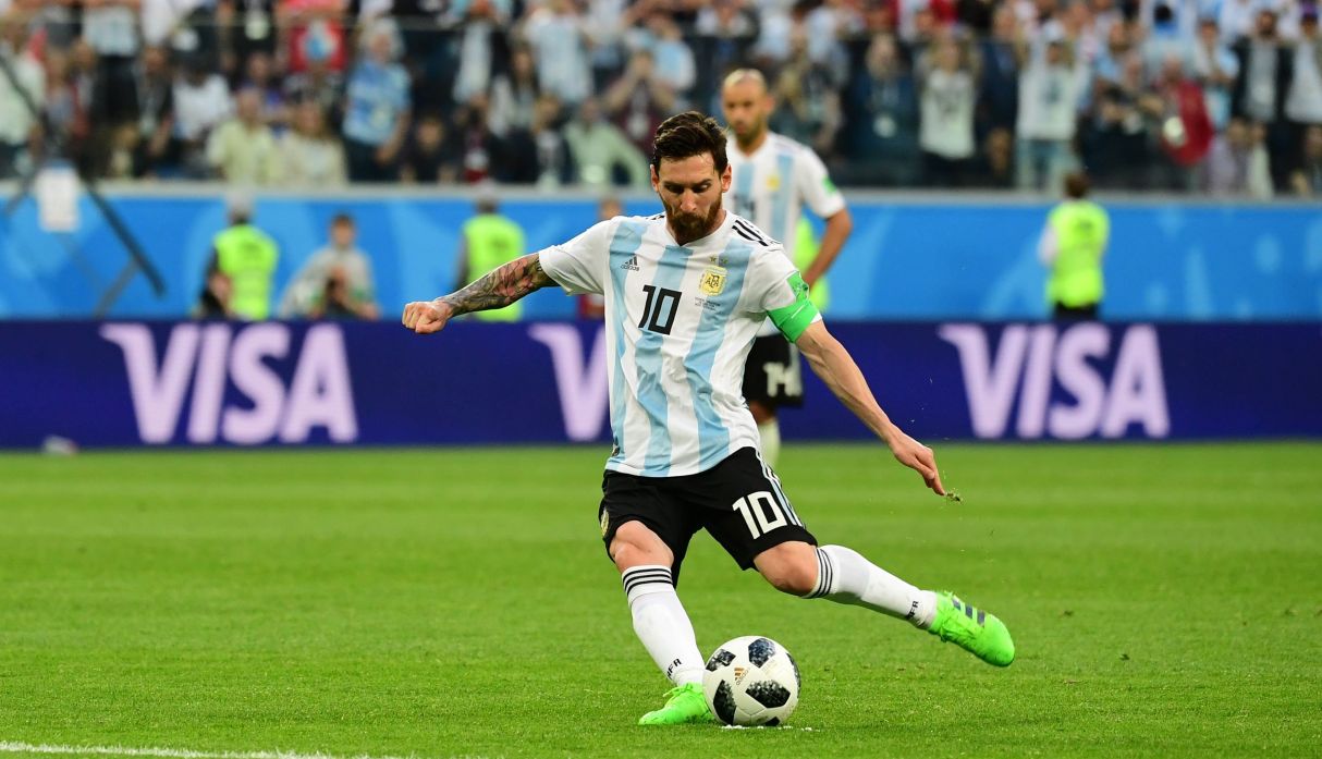 Argentina vs Nigeria: Lionel Messi y su casi GOL al patear un magistral ...