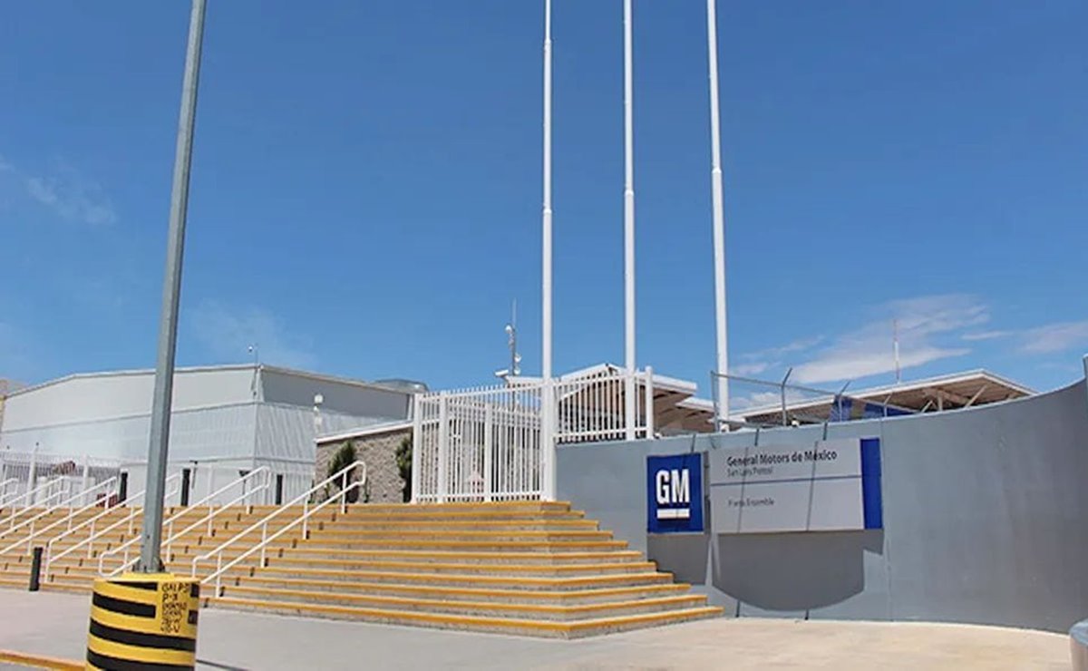 Desabasto en componentes frena producción en General Motors SLP