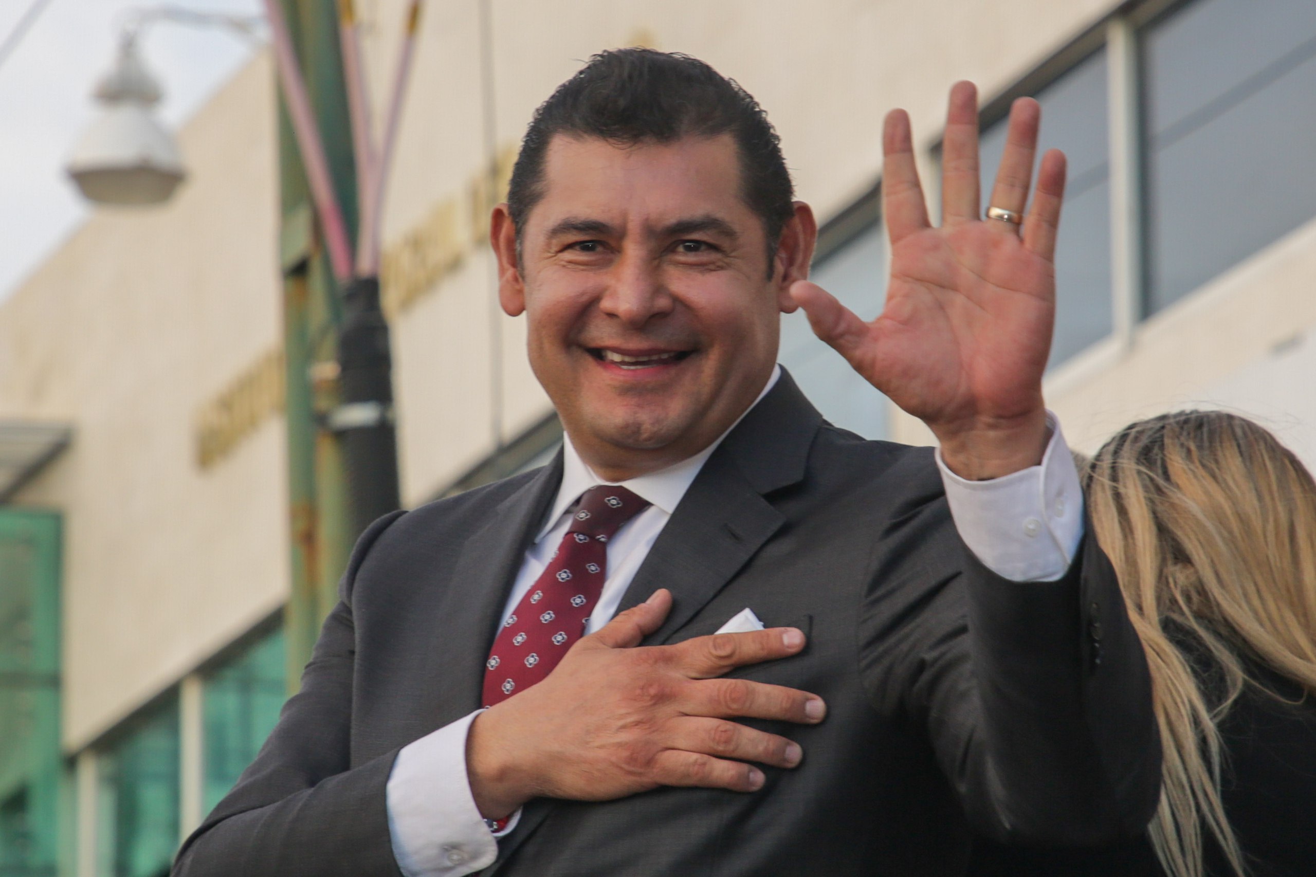 Alejandro Armenta inicia campaña en el zócalo de Puebla | El Universal ...