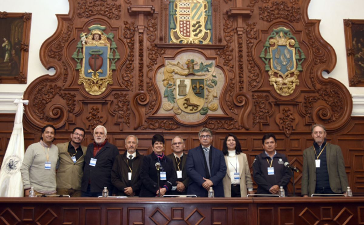Facultad de Administración de la BUAP entrega la Minerva al Mérito ...