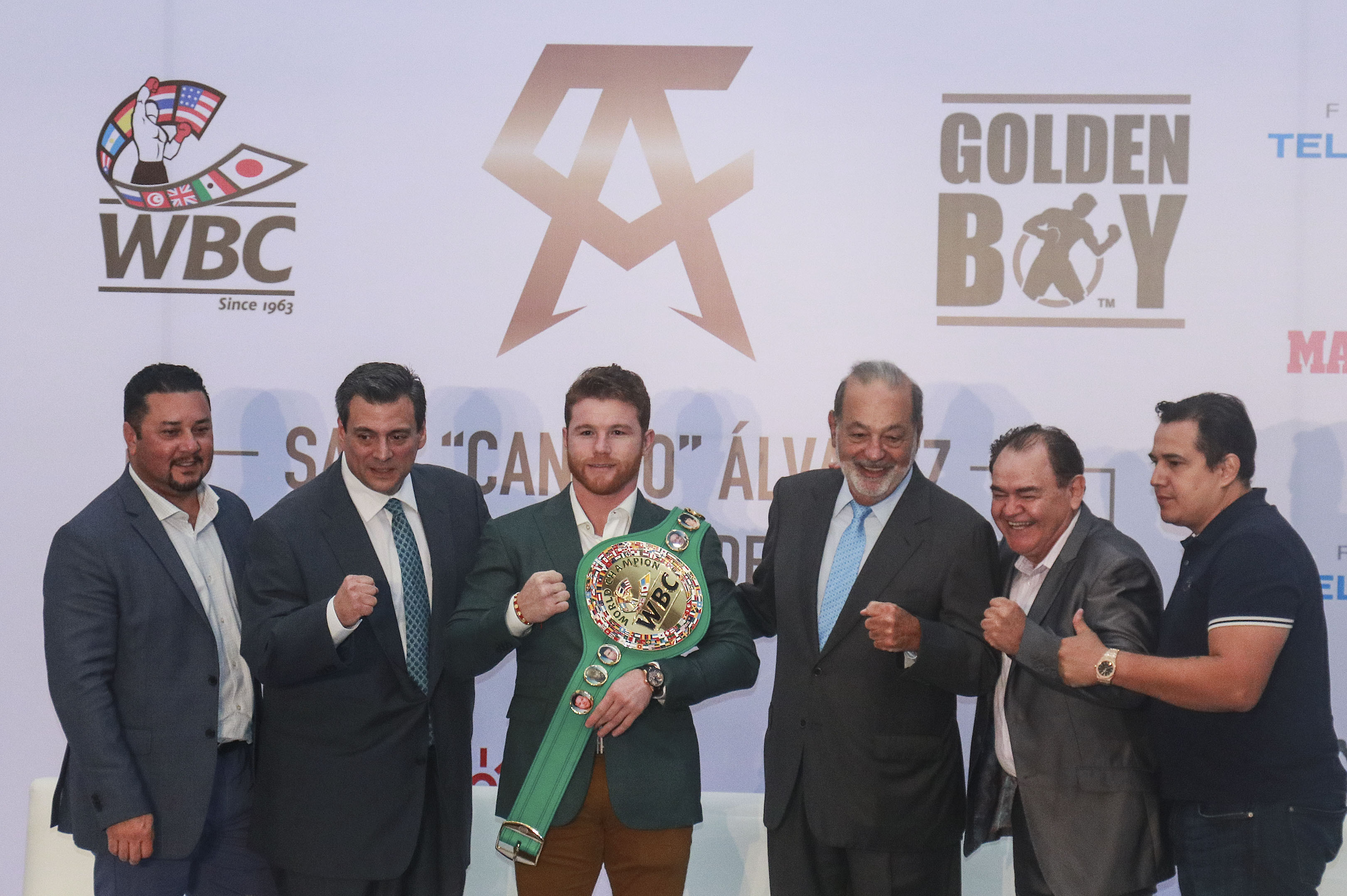 El "Canelo" pelearía ante AMLO y Donald Trump