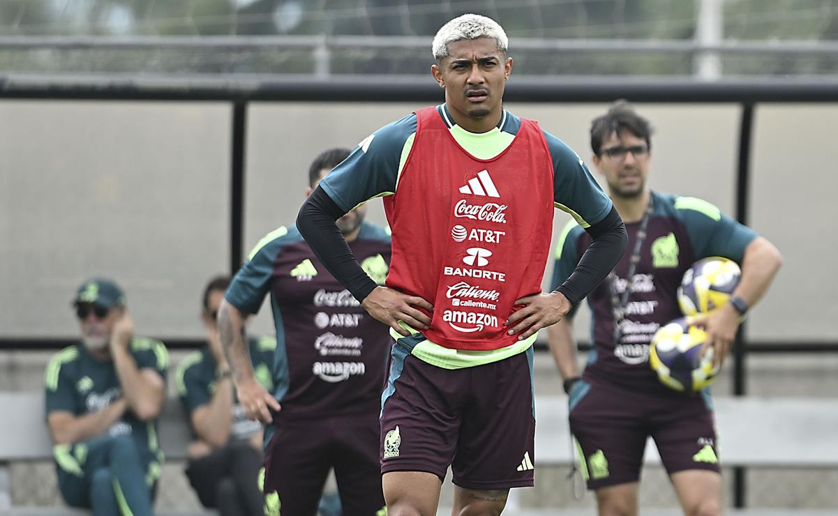 César Montes sale lesionado en Rusia y se revela si estará listo para ...