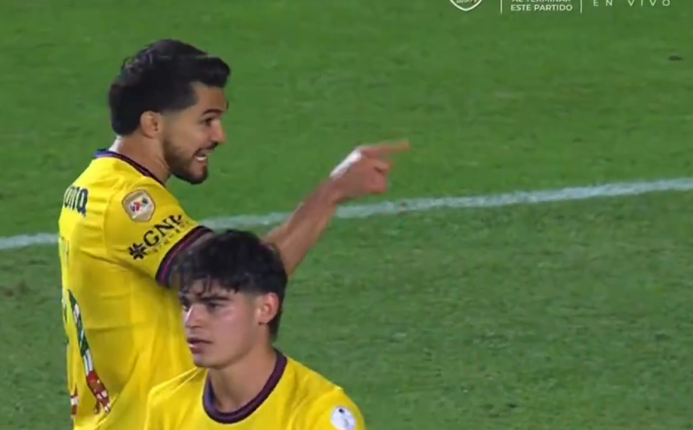 Andrés Vaca vuelve a alburear en plena transmisión con Erik Sánchez