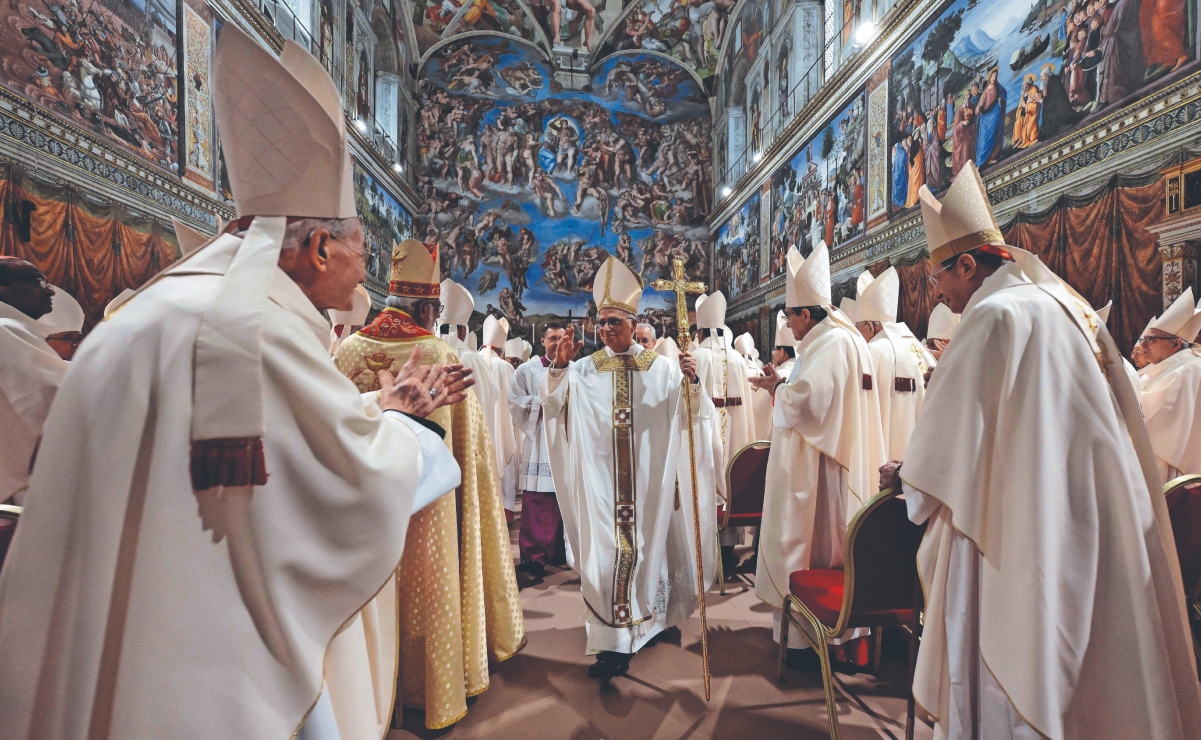 Papa León XIV rinde homenaje a su antecesor Francisco; reza a la Virgen ...