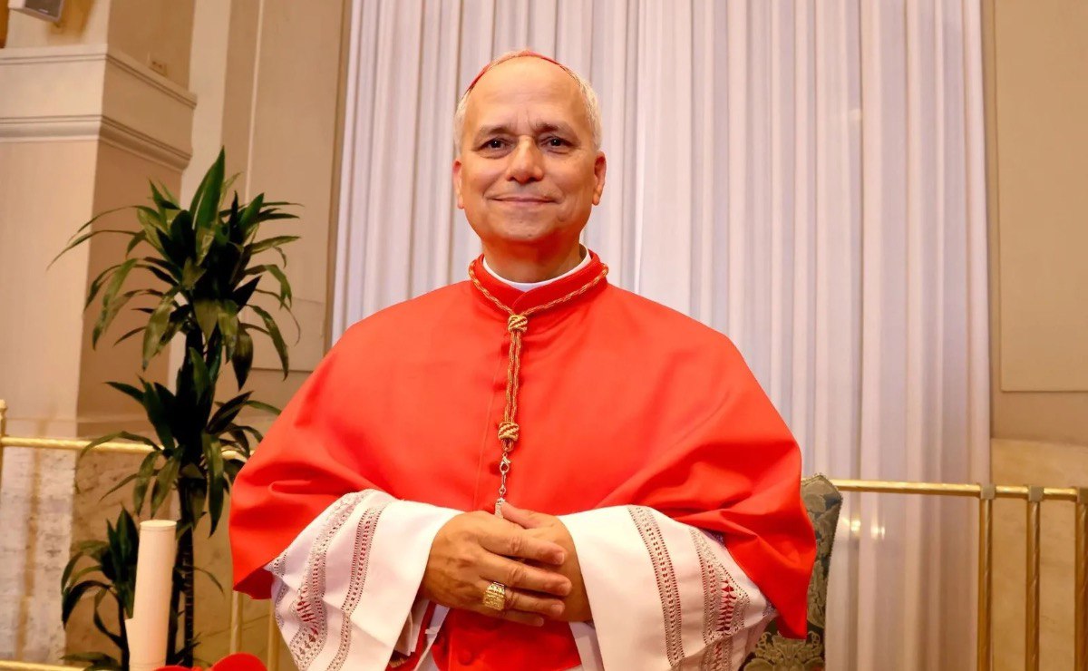 Cuánto gana y cómo vive el Papa en el Vaticano