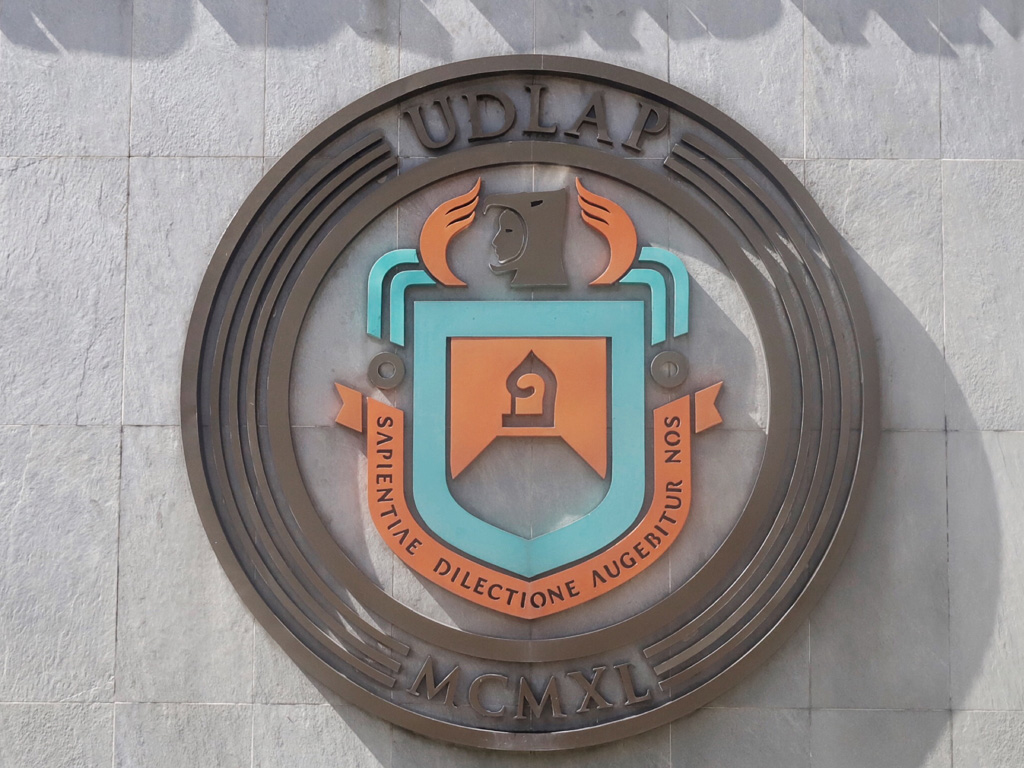 Restituyen a Derbez como rector de la UDLAP tras suspensión de juez ...