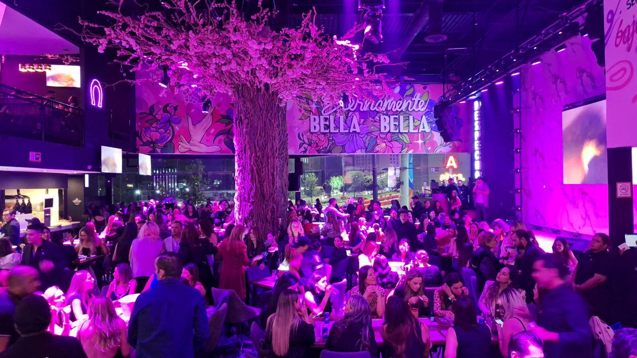 Crean en Puebla "Stranger Pigs", un puesto de carnitas muy original ...