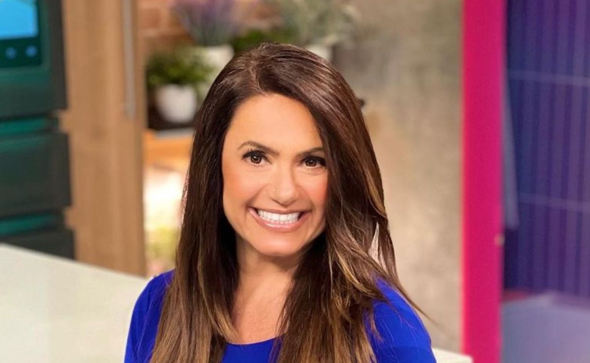 Penélope Menchaca tiene el minivestido verde perfecto para el calor