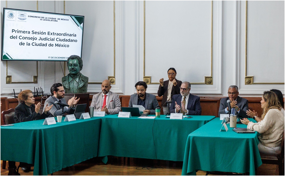 Retiran letrero desprendido en la estación Jamaica de la Línea 9 del ...