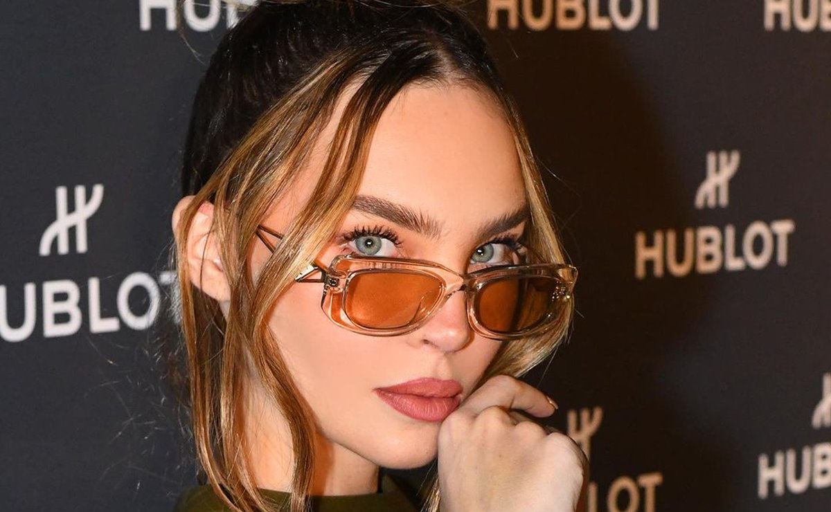 Majo Aguilar posa con coqueto traje de baño rojo