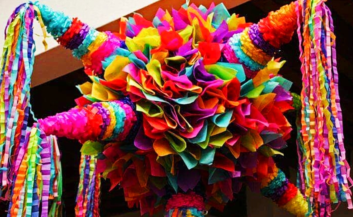 ¿Por qué la piñata se rompe con los ojos vendados? | El Universal Puebla