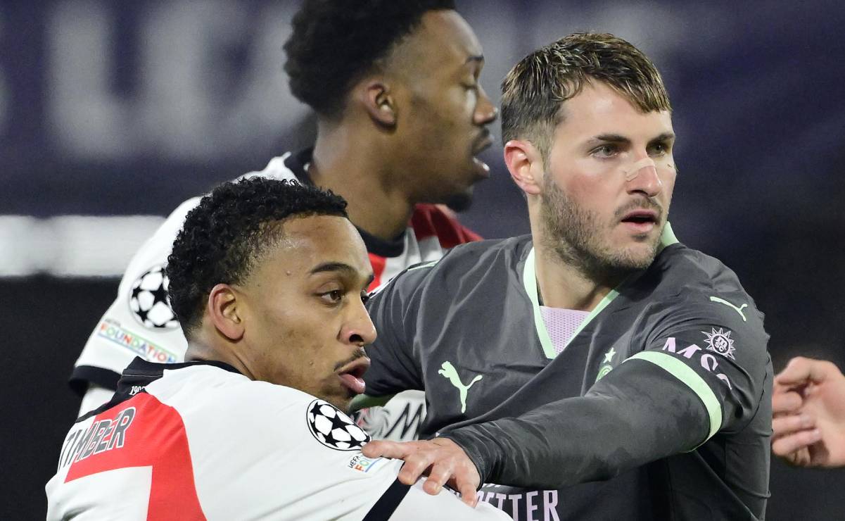 Santiago Giménez: El Bebote conquista los mejores MEMES tras marcar su ...