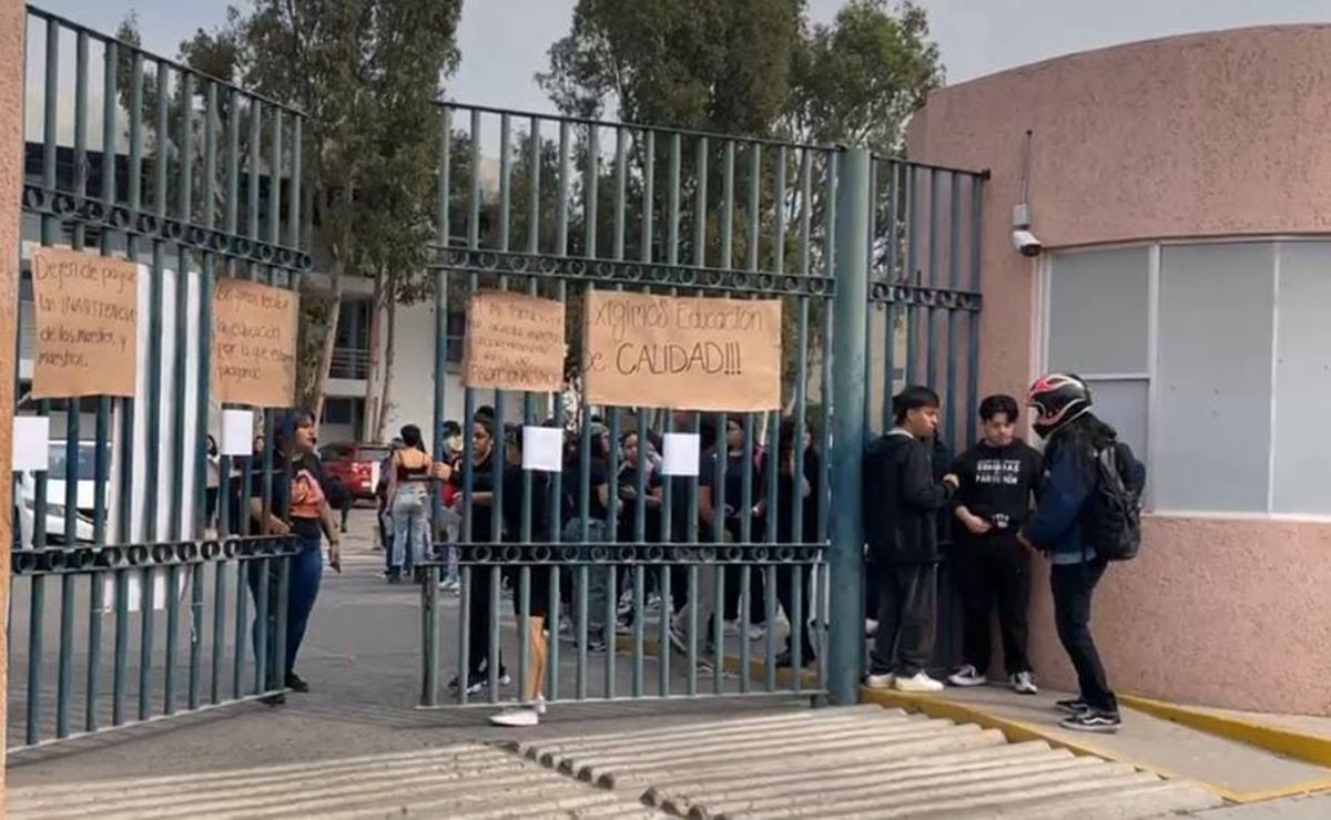 Estudiantes liberan instalaciones de la Facultad de Psicología de la UASLP