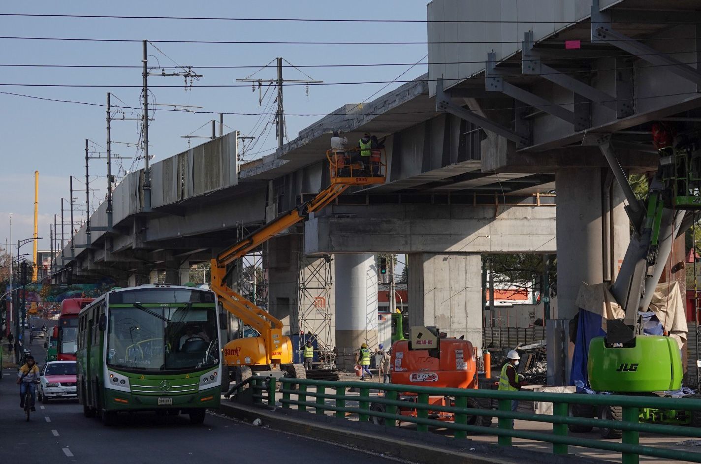 Línea 12: Reabren circulación en lateral de Periférico luego de ...