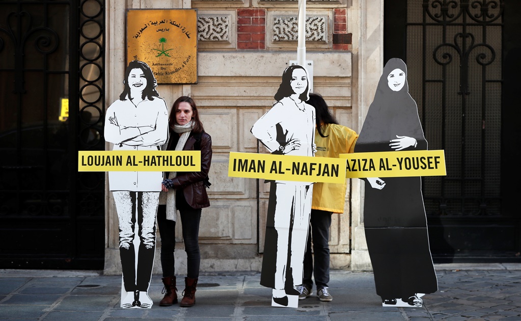 Saudi Arabia lifts travel restrictions on women