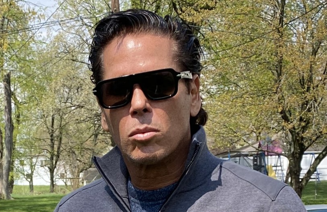 Roberto Palazuelos y Yadira Garza celebran la confirmación de su hijo