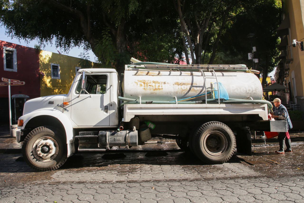Dónde conseguir y cuánto cuestan las pipas de agua en Puebla | El Universal Puebla