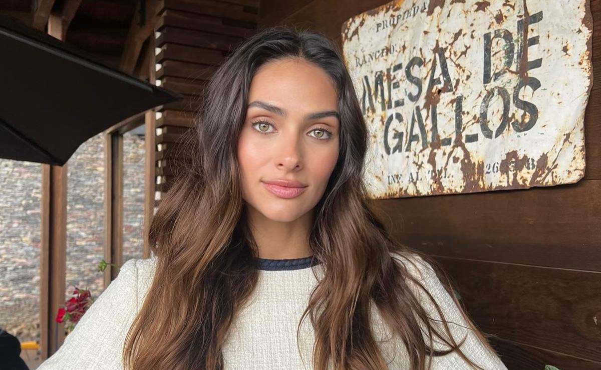 El look de playa de María Chacón con espectacular vestido cut out