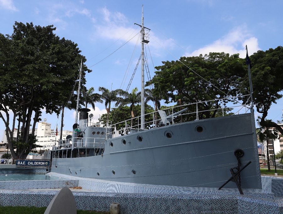 Hasta 40 años de carrera para lograr máximo grado en la Armada del ...