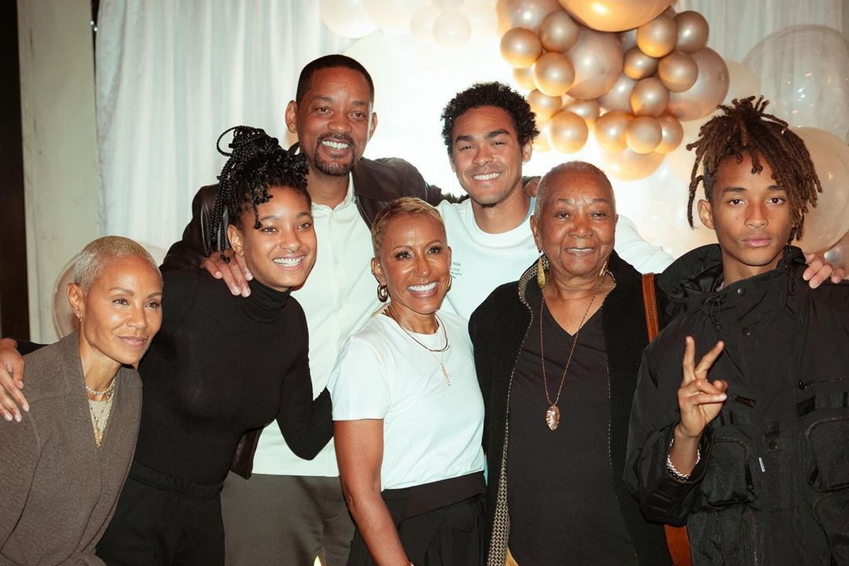 Will Smith Y Su Familia 2024 Will Smith Looks Dapper In A Black Tuxedo