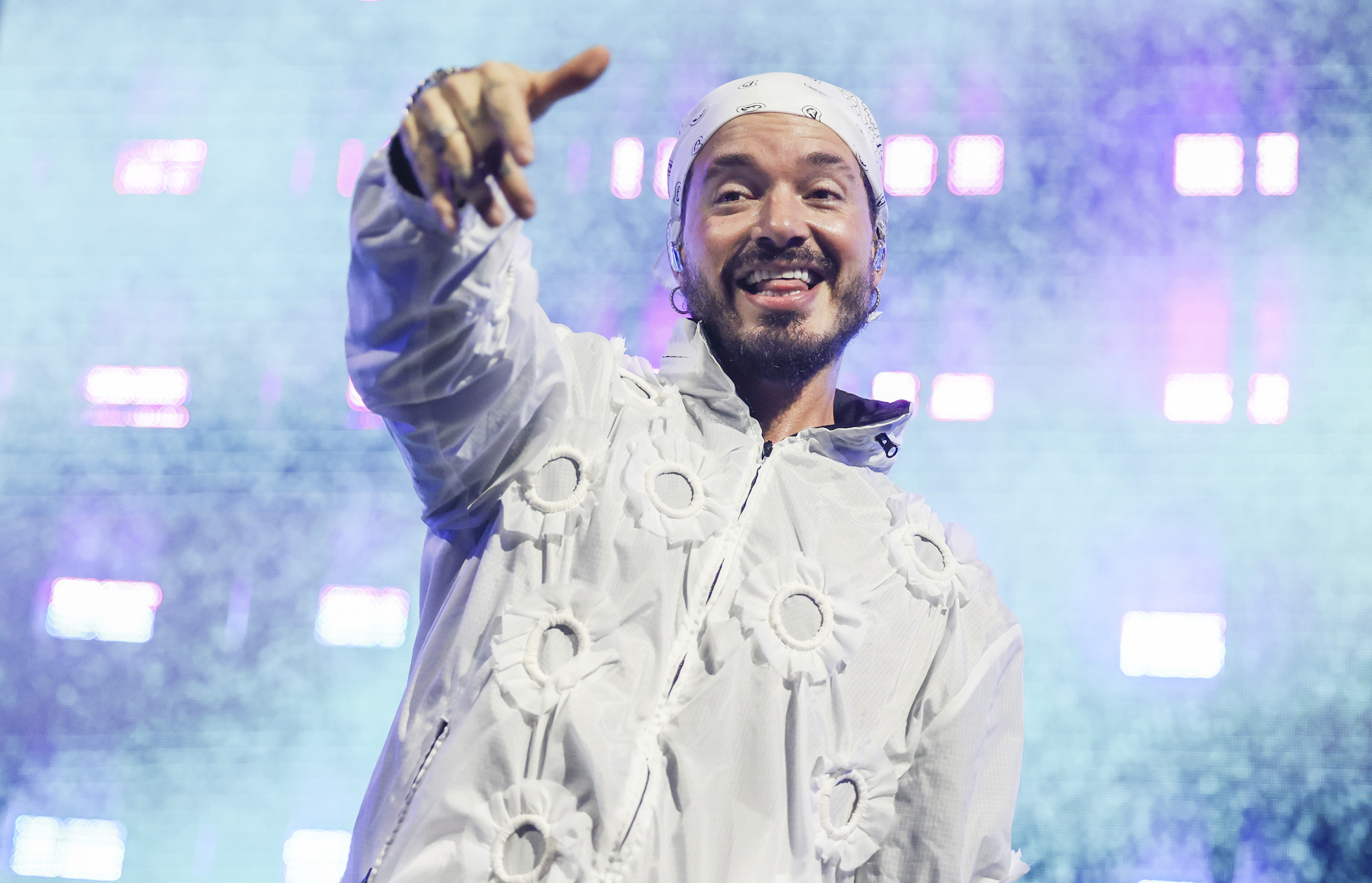 J Balvin Nuestra Belleza Latina J Balvin Hace Lanzamiento De 'RÍo',