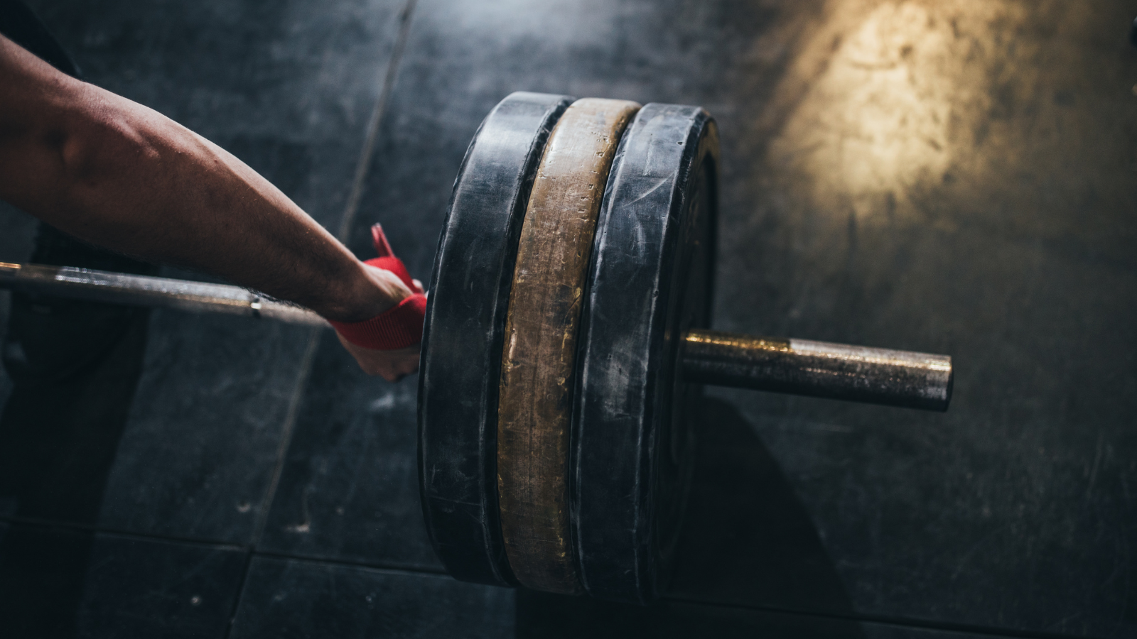 Girl Weight Lifting Wallpaper