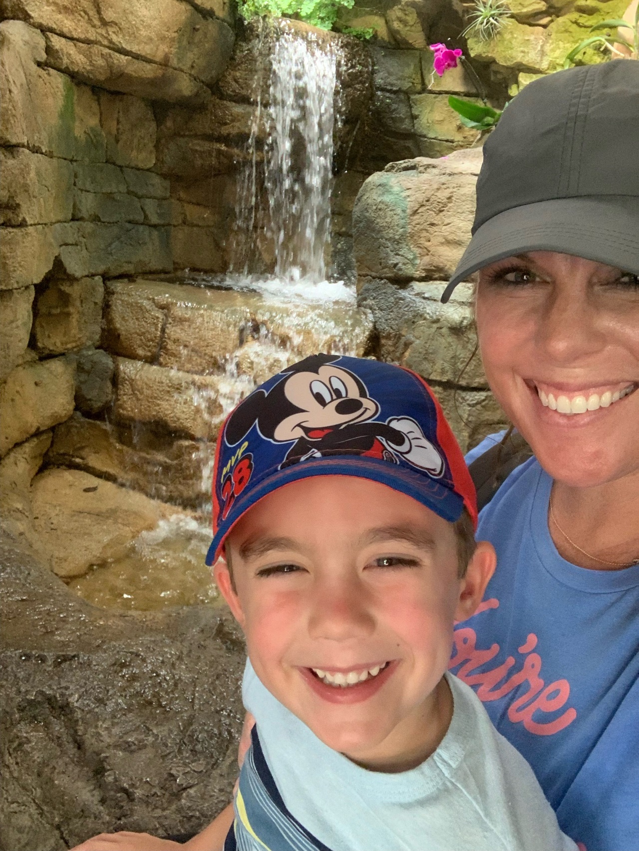 Stephanie Serna's Instagram, Twitter & Facebook on IDCrawl