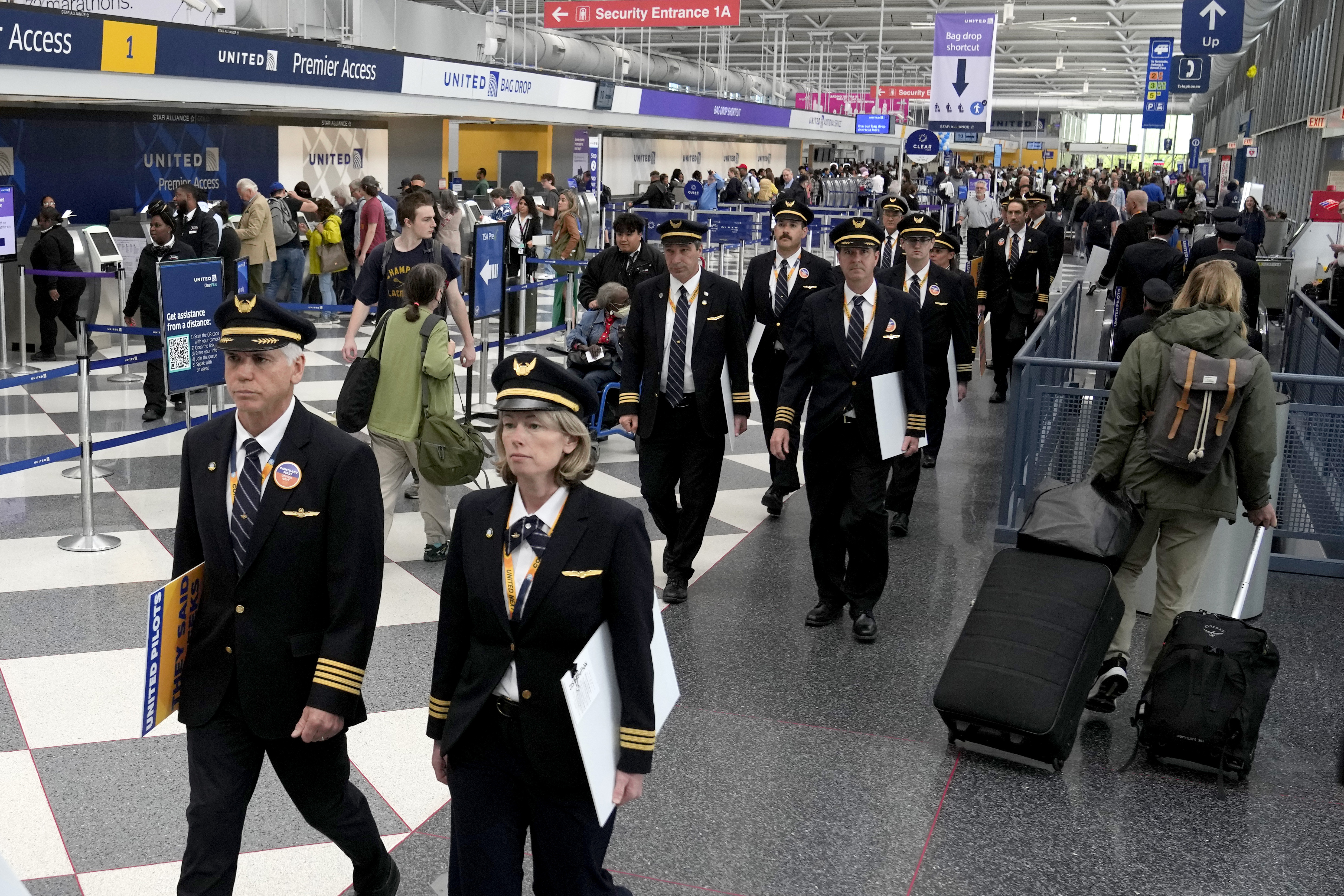 United Airlines Flight Attendant Uniforms