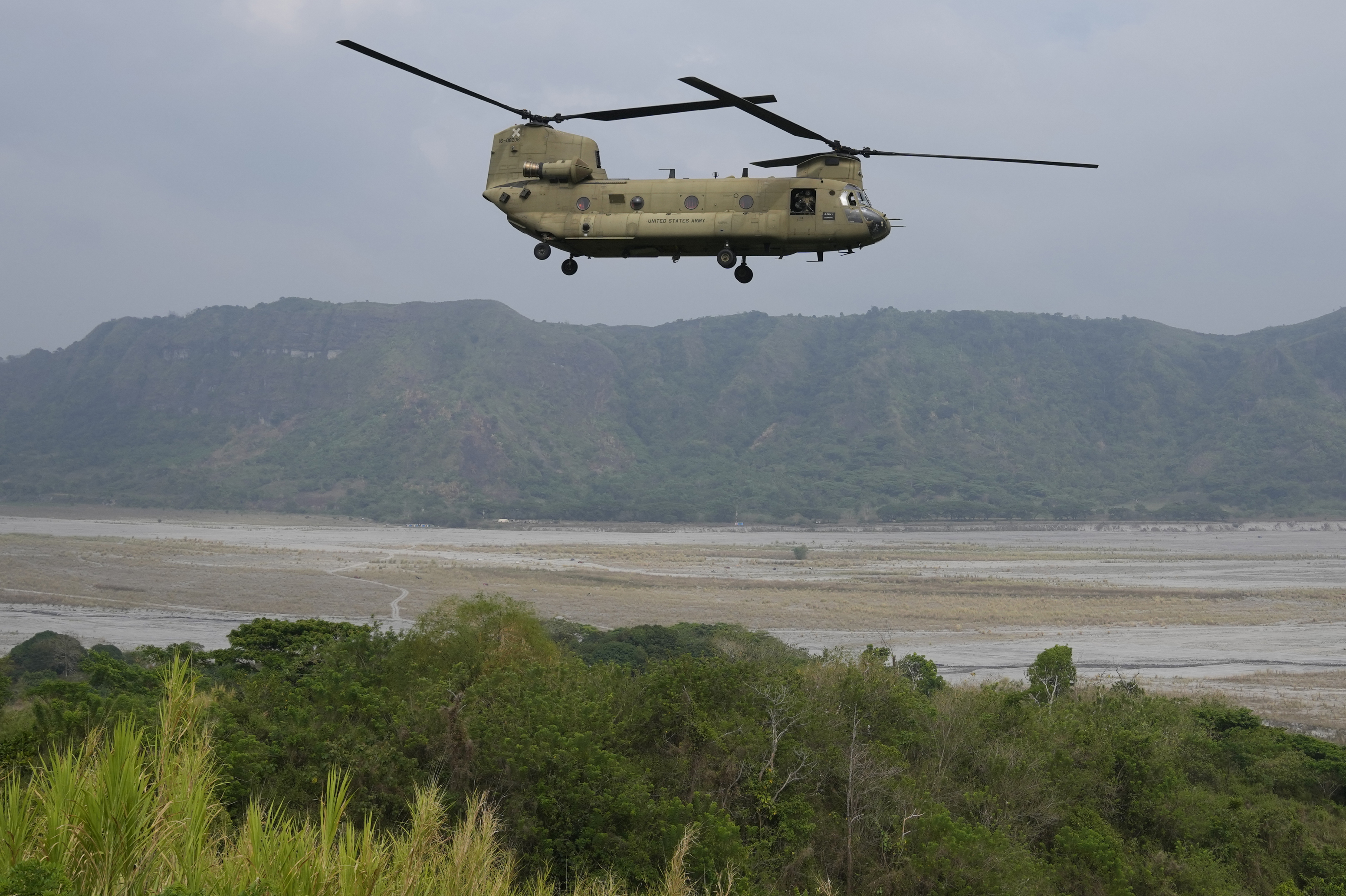 Army Helicopters Chinook