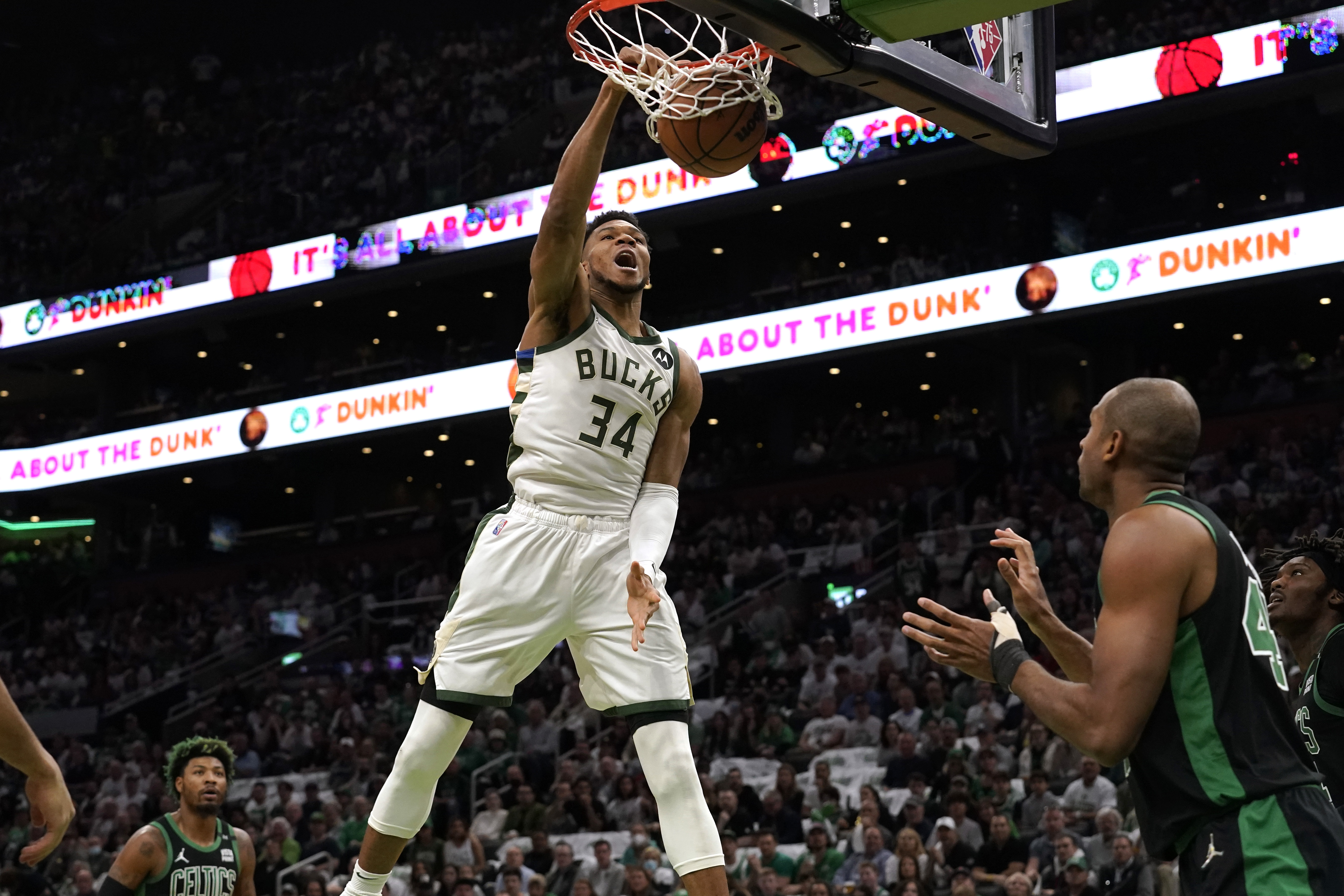 Jimmy Graham Dunk Wallpaper
