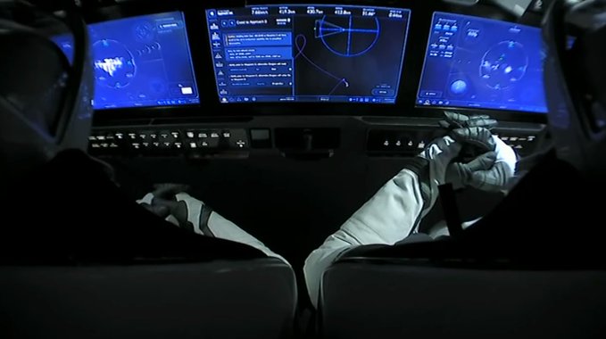 Spacex Dragon Cockpit