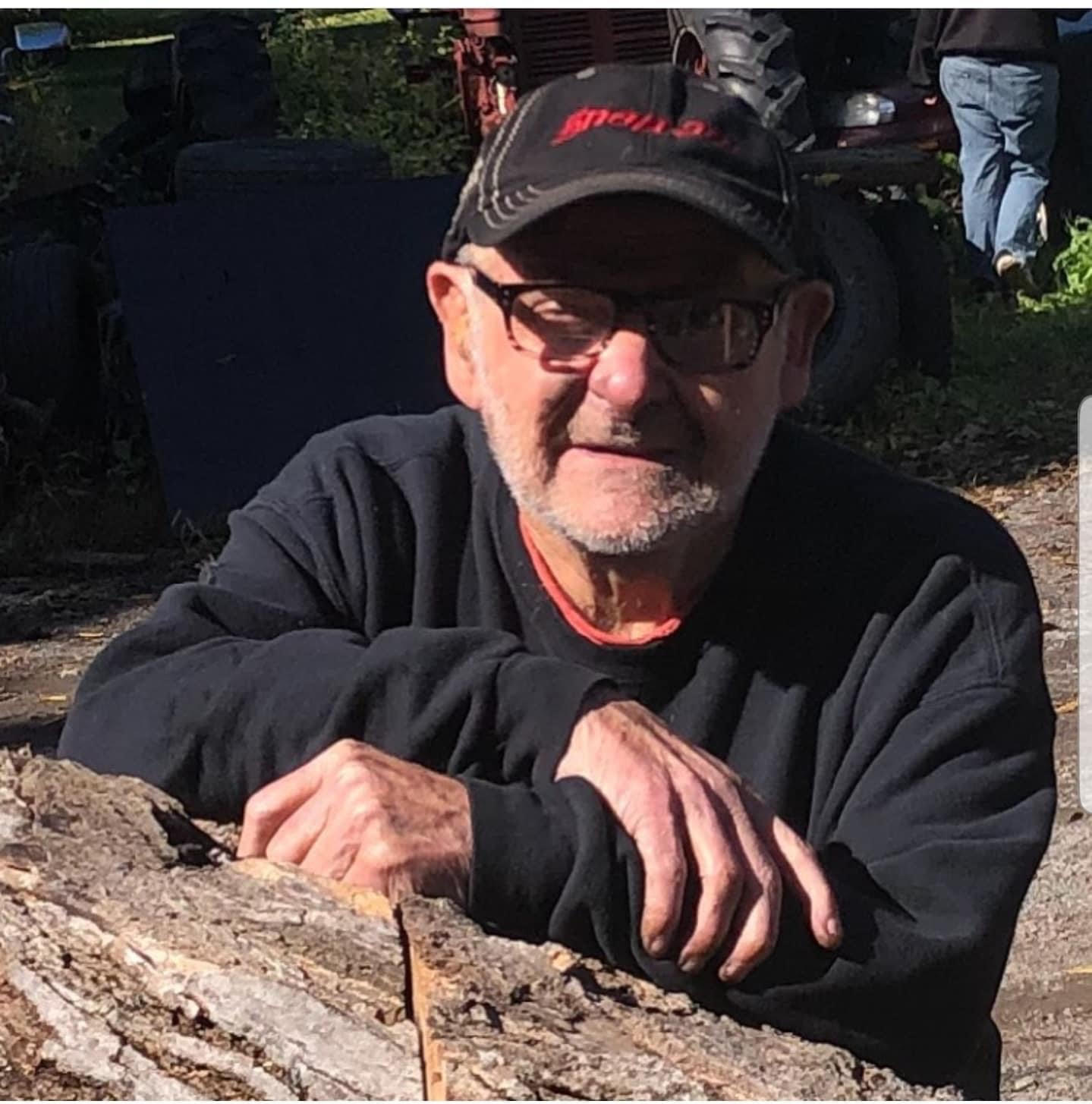 Stan Hall's Instagram, Twitter & Facebook on IDCrawl